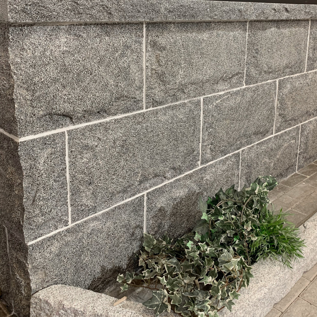 Wall Cladding Corner Stone - Bergama Granite Graphite Grey 400/100x300 ...